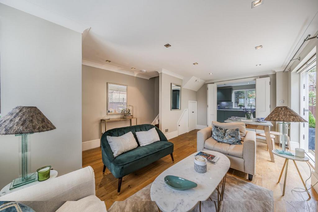 Redriff Road, Surrey Quays 4 bed terraced house - £795,000