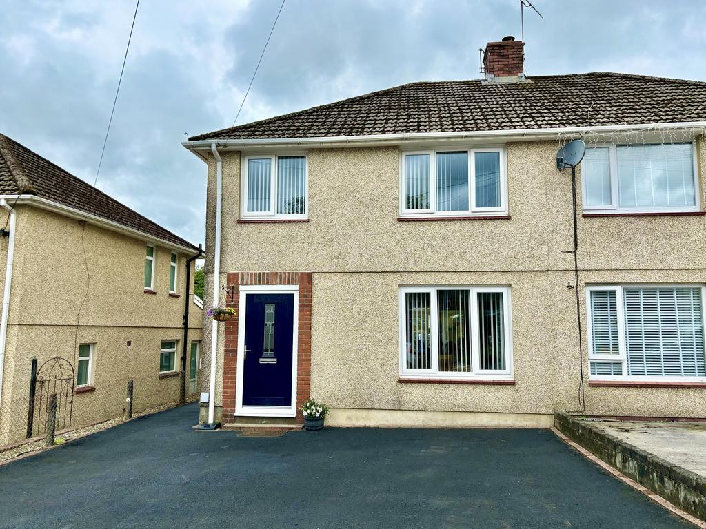 March Hywel, Rhos, Pontardawe, Swansea. 3 bed semi-detached house - £ ...