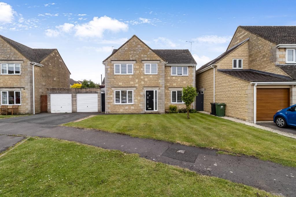 Alexander Drive, Cirencester... 4 bed detached house for sale - £550,000