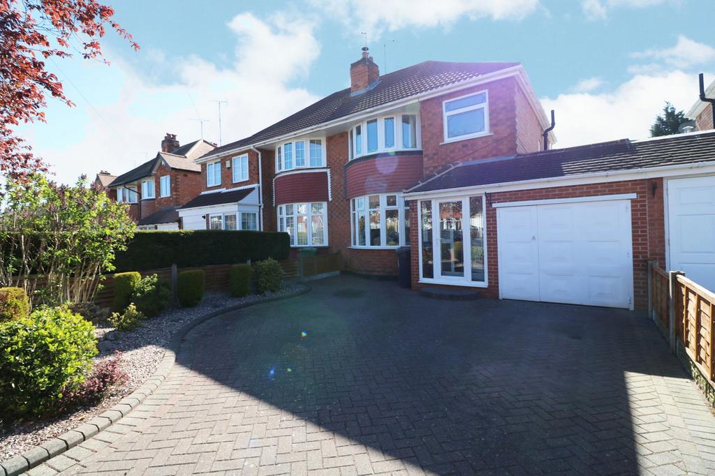 Wells Green Road, Solihull 3 bed semi-detached house for sale - £400,000