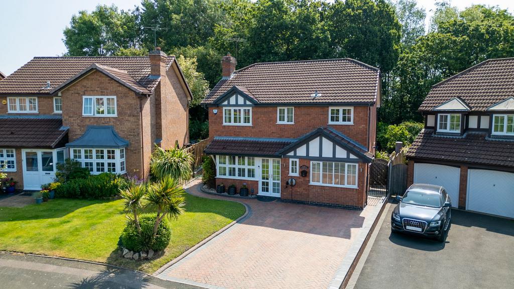 Elmbridge Drive, Monkspath, Solihull 4 bed detached house - £600,000