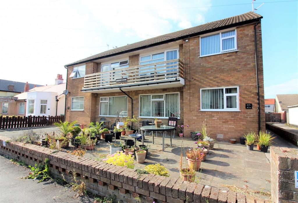 Beach Road, Cleveleys FY5 2 bed apartment - £110,000
