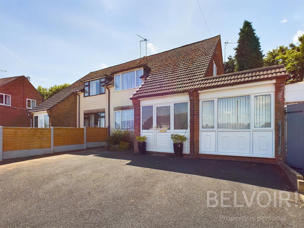 Teagues Crescent, Telford TF2 4 bed semi-detached house for sale - £230,000
