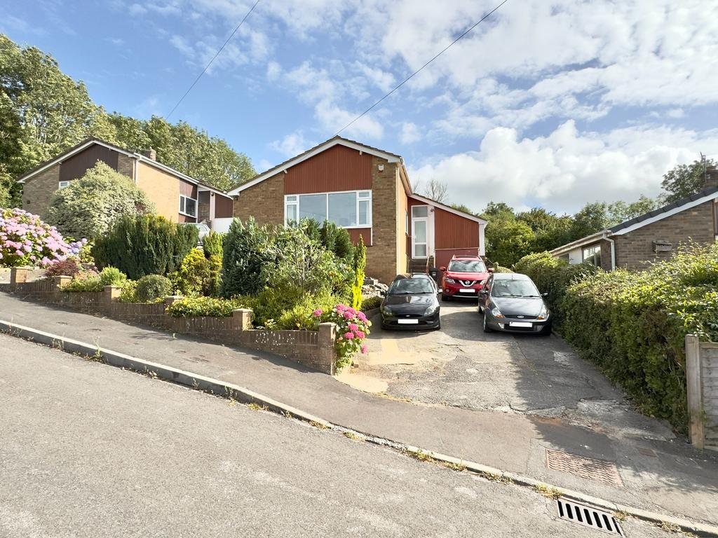 Pill, Bristol BS20 3 bed detached bungalow - £335,000
