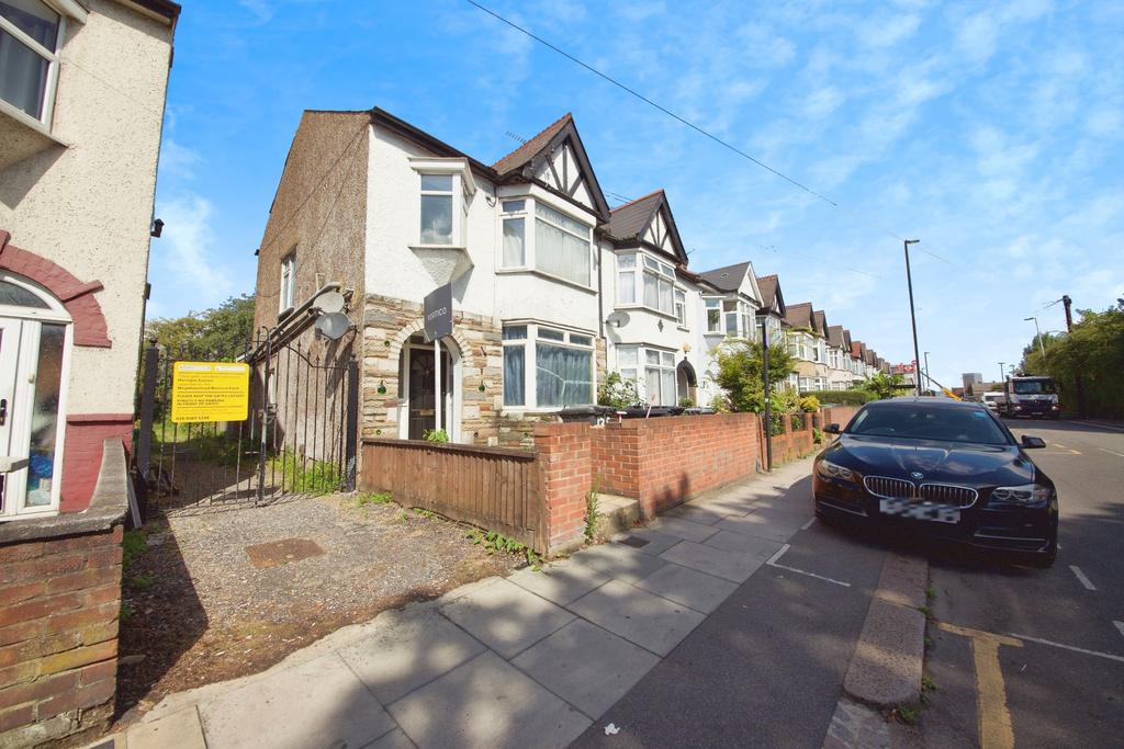 Willoughby Lane, Tottenham, London, N17 Studio - £1,000 pcm (£231 pw)