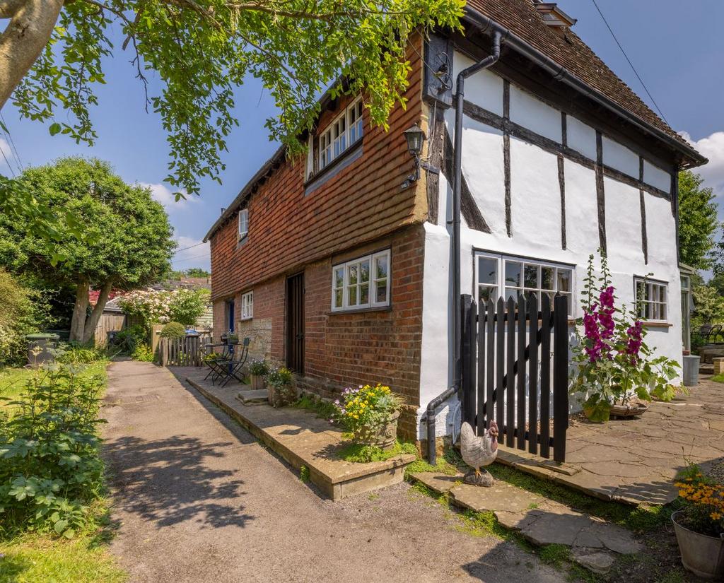 High Street, Ardingly, Haywards Heath 3 bed cottage for sale - £650,000