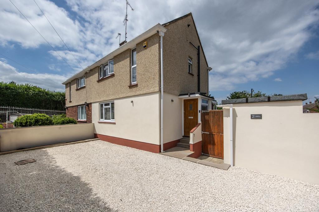 Stanley Crescent, Gravesend, Kent, DA12 2 bed semi-detached house - £ ...