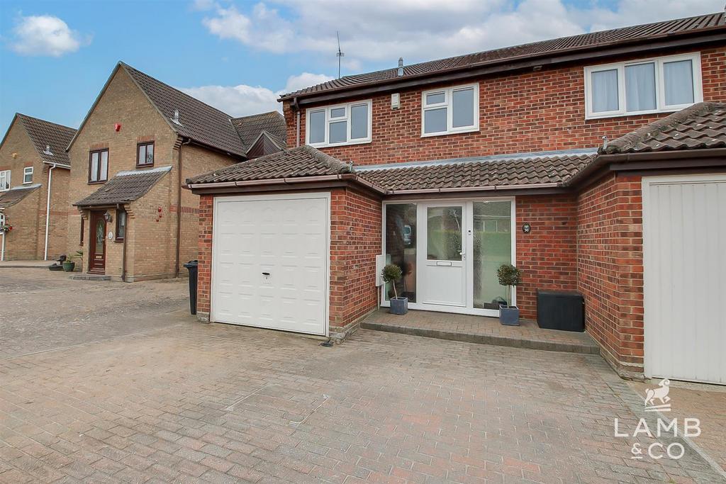 Second Avenue, Clacton-On-Sea CO16 3 bed semi-detached house - £330,000