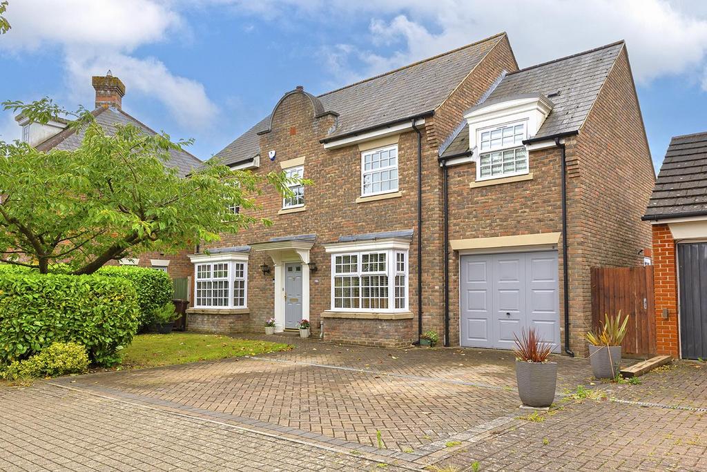 Braeburn Way, Kings Hill, ME19 4JZ 5 bed detached house - £800,000