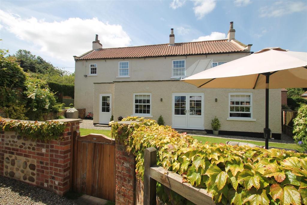 High Street, York YO26 5 bed detached house - £799,950
