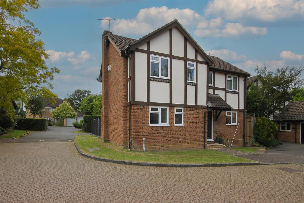 Peartree Close, Doddinghurst, Brentwood 4 bed detached house for sale ...