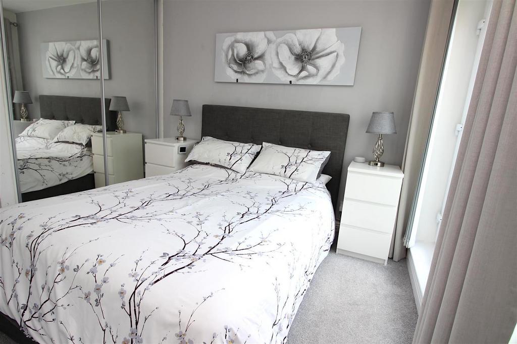 Kincaid Court, Greenock PA15 2 bed flat for sale - £114,000