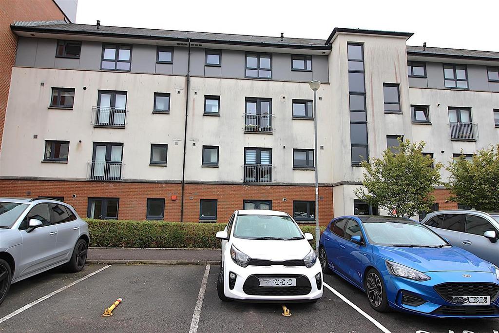 Kincaid Court, Greenock PA15 2 bed flat - £114,000