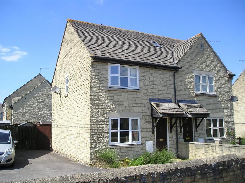 Hatherop Road, Fairford 3 bed semi-detached house - £1,100 pcm (£254 pw)