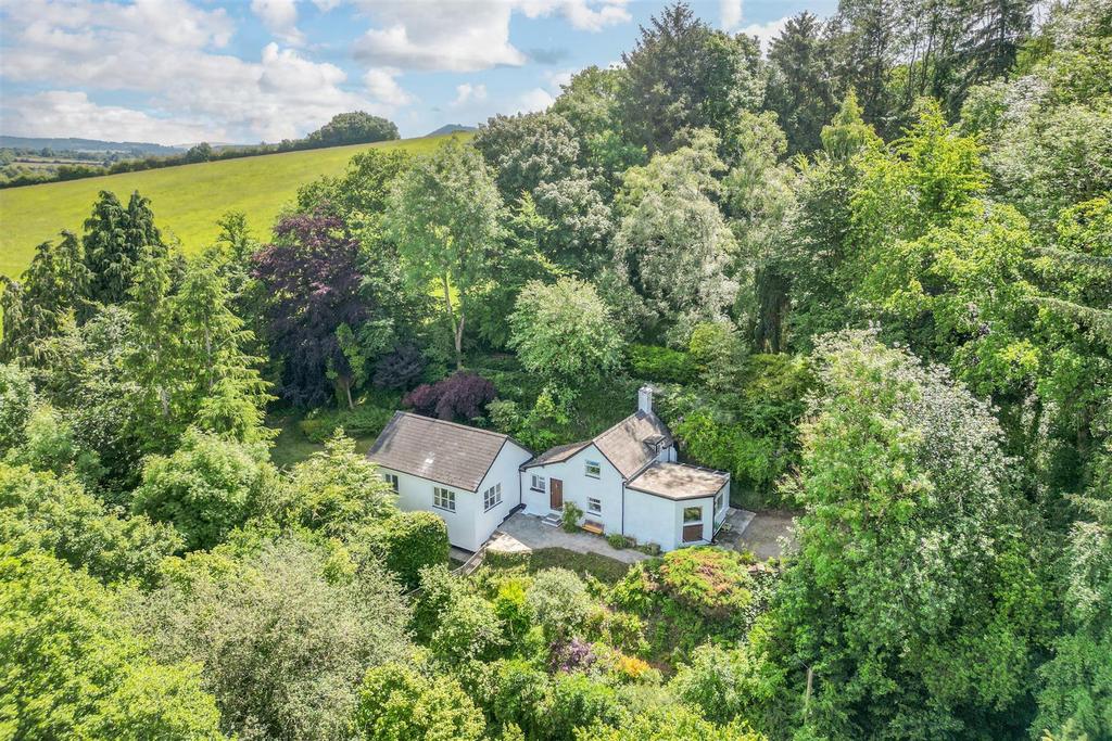 Clunbury, Craven Arms 4 bed detached bungalow for sale - £450,000