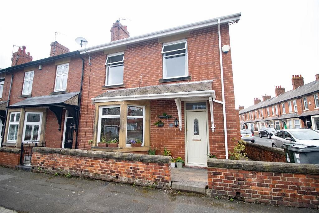 Jackson Street West, North Shields 2 bed end of terrace house - £1,000 ...