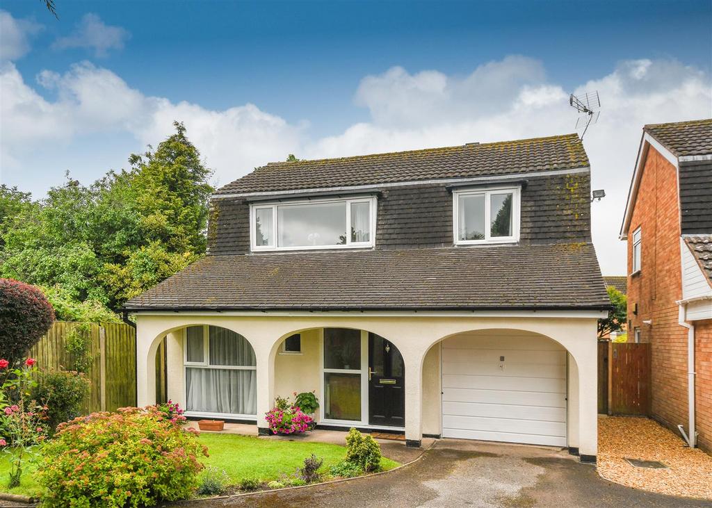 9 Redford Drive, Albrighton... 4 bed detached house for sale - £410,000