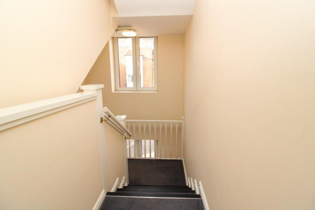 Chantry Mews, Morpeth 2 bed flat - £160,000