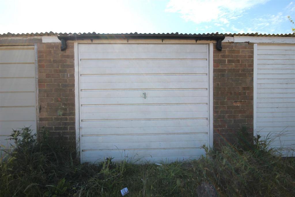 Laburnum Grove, Bognor Regis PO22 Garage for sale - £20,000
