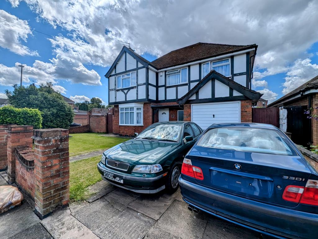 Lanesborough Road, Leicester LE4 4 bed detached house - £450,000