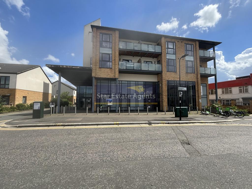 London UB6 Property - £4,333 pcm (£1,000 pw)