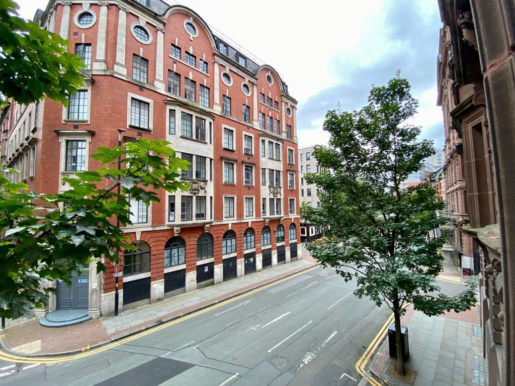 82 Princess Street, Manchester M1 2 bed flat - £1,450 pcm (£335 pw)