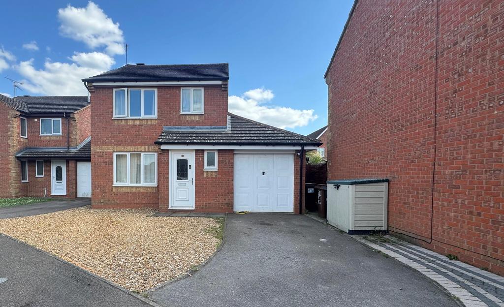 Sherwood Close, Corby, NN17 3 bed detached house to rent - £1,200 pcm ...