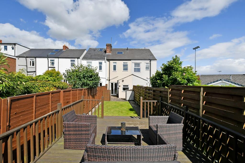 Alexandra Road, Dronfield... 2 bed terraced house - £190,000