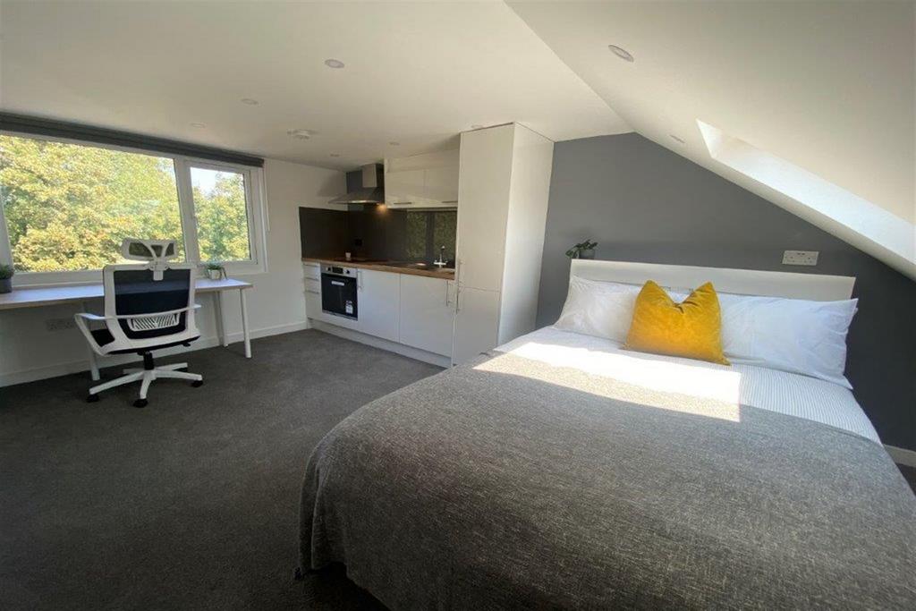 Peveril Road, Beeston, NG9 2HU 1 bed in a house share - £542 pcm (£125 pw)