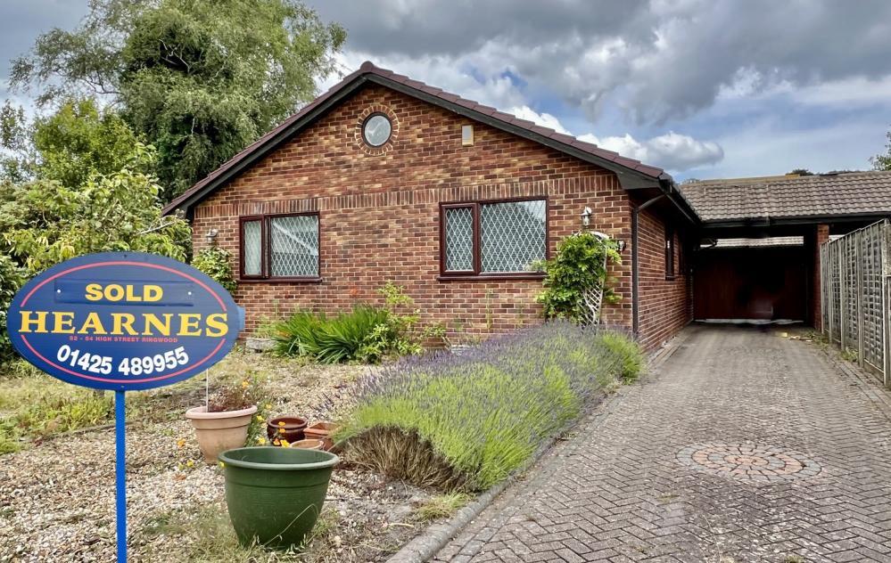 Norris Close, Ashley Heath, BH24 2HX 4 bed bungalow - £695,000