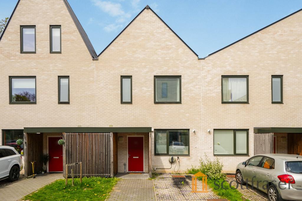 Dora Carr Close, Headington, OX3 9RF 3 bed terraced house - £2,250 pcm ...