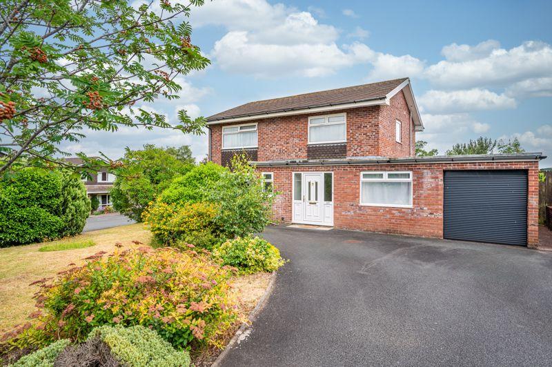 Elm Drive, Abergavenny NP7 4 bed detached house - £475,000