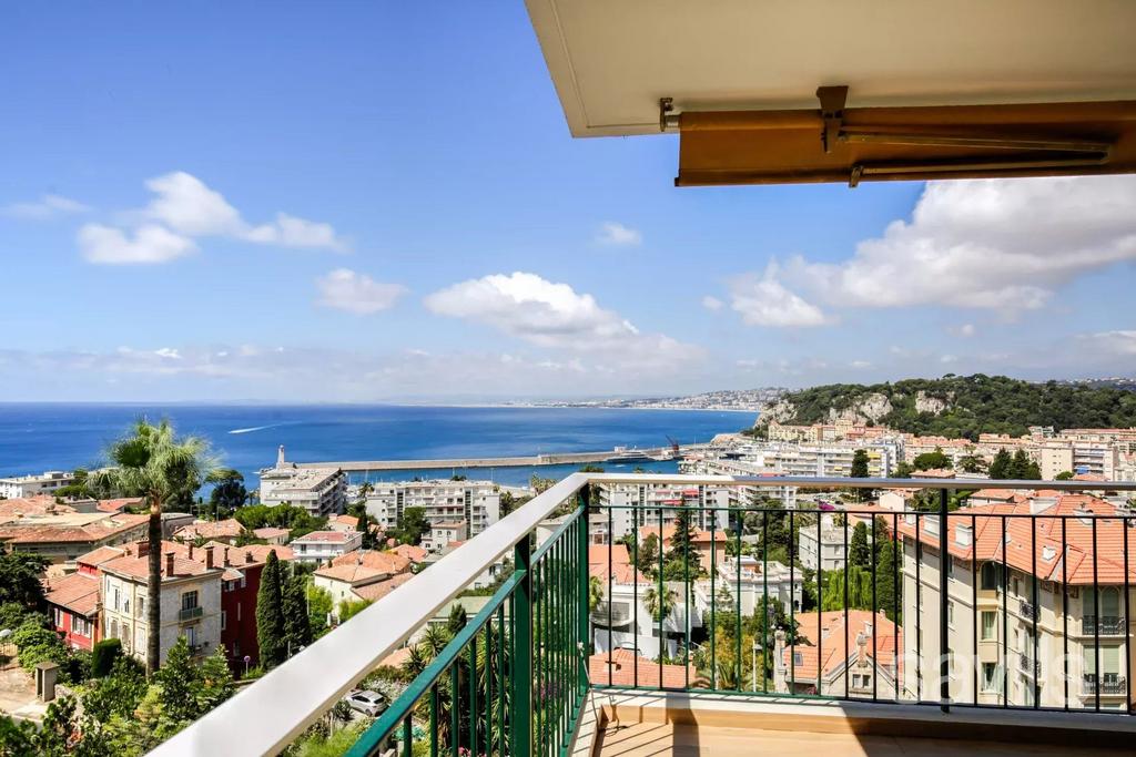Nice, Mont Boron, 06300, France 2 bed flat - £999,334* (€1,199,000)