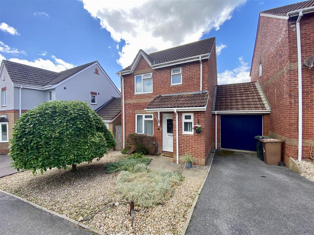 Highglen Drive, Plymouth PL7 3 bed detached house - £300,000