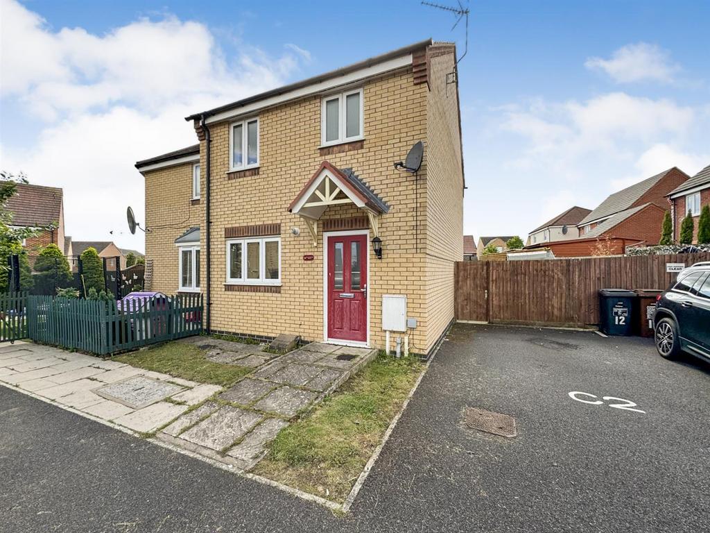 Folkestone Drive, Corby NN18 3 bed semi-detached house - £215,000