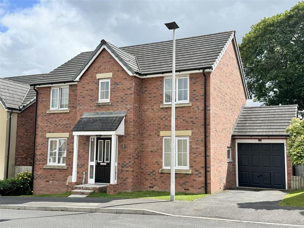 Kathleen Grange, Bideford EX39 4 bed house for sale - £415,000