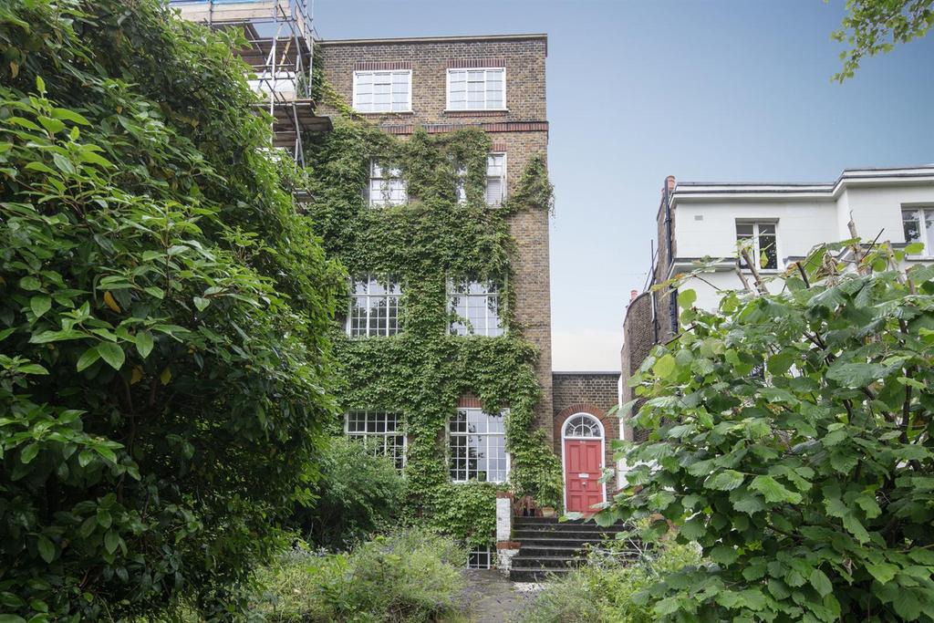 Camberwell Grove, Camberwell, SE5 2 bed flat - £675,000