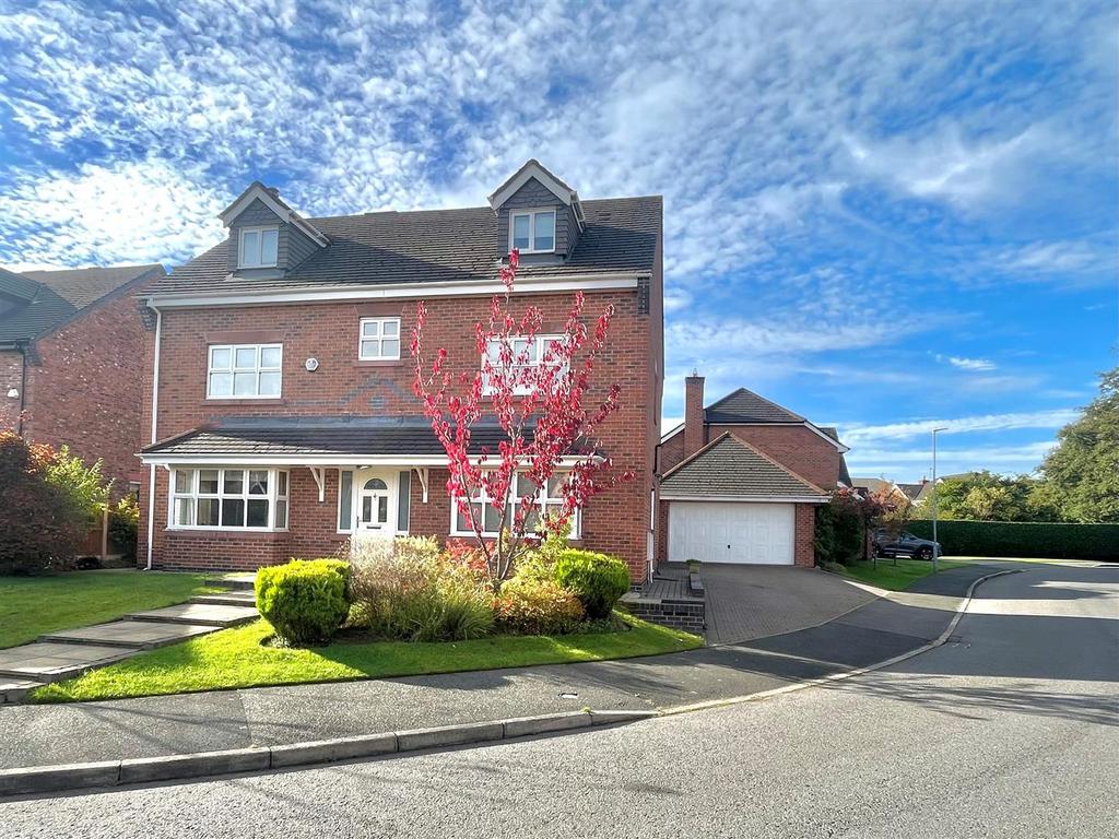 Redshank Drive, Macclesfield 5 bed detached house for sale - £759,500