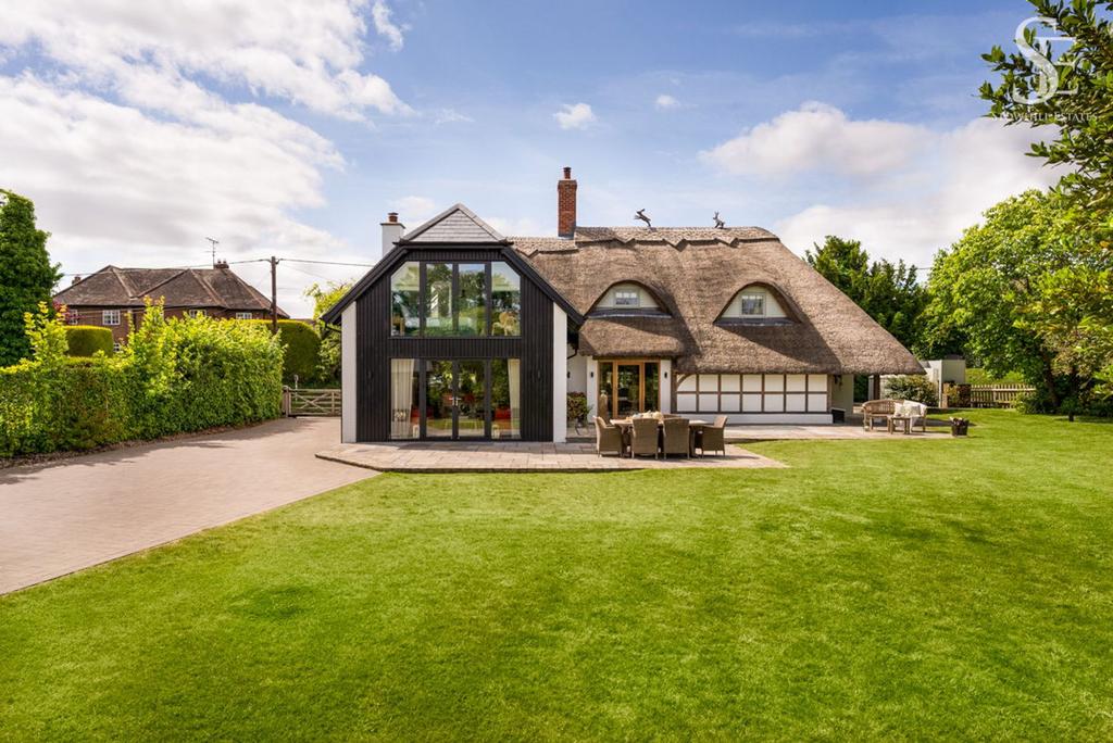 Horn Lane, East Hendred, OX12 8LD 4 bed detached house - £1,750,000