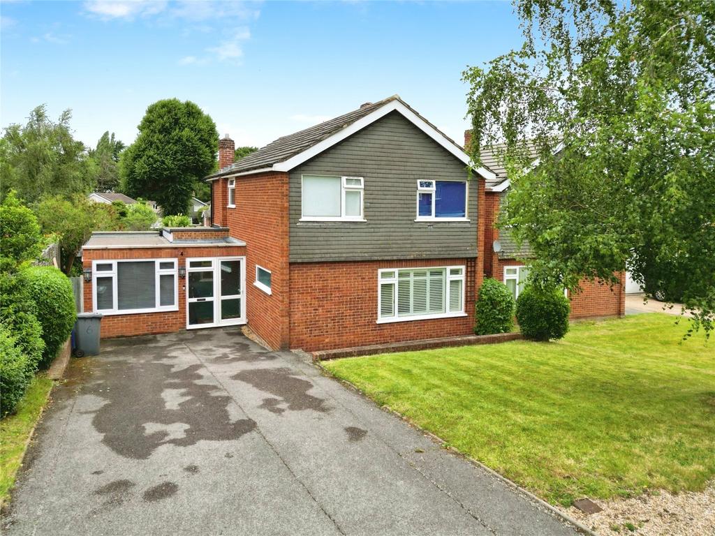 Derwent Drive, Berkshire SL6 4 bed detached house - £850,000