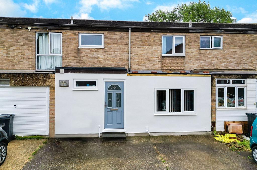 Sandon Road, Basildon, Essex, SS14 3 bed terraced house - £350,000