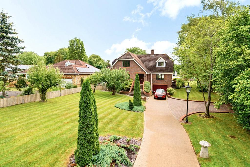 Hamm Court, Weybridge, KT13 4 bed detached house for sale - £1,800,000