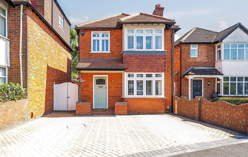 Whitemore Road, Guildford, GU1 4 bed detached house for sale - £739,950