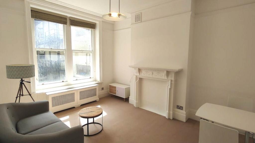 Old Court Place, London W8 1 bed flat - £2,500 pcm (£577 pw)