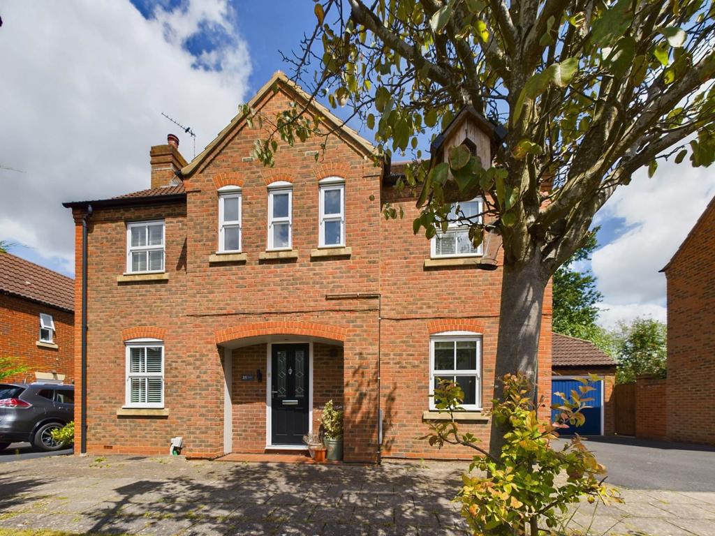 Prestwold Way, Aylesbury HP19 5 bed detached house for sale - £539,950