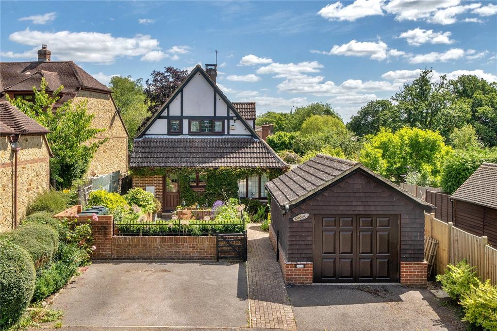 The Luth, Wisborough Green... 3 bed detached house - £695,000