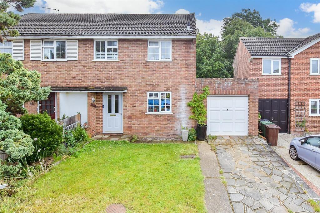 Alkham Road, Vinters Park, Maidstone... 3 bed semi-detached house - £ ...