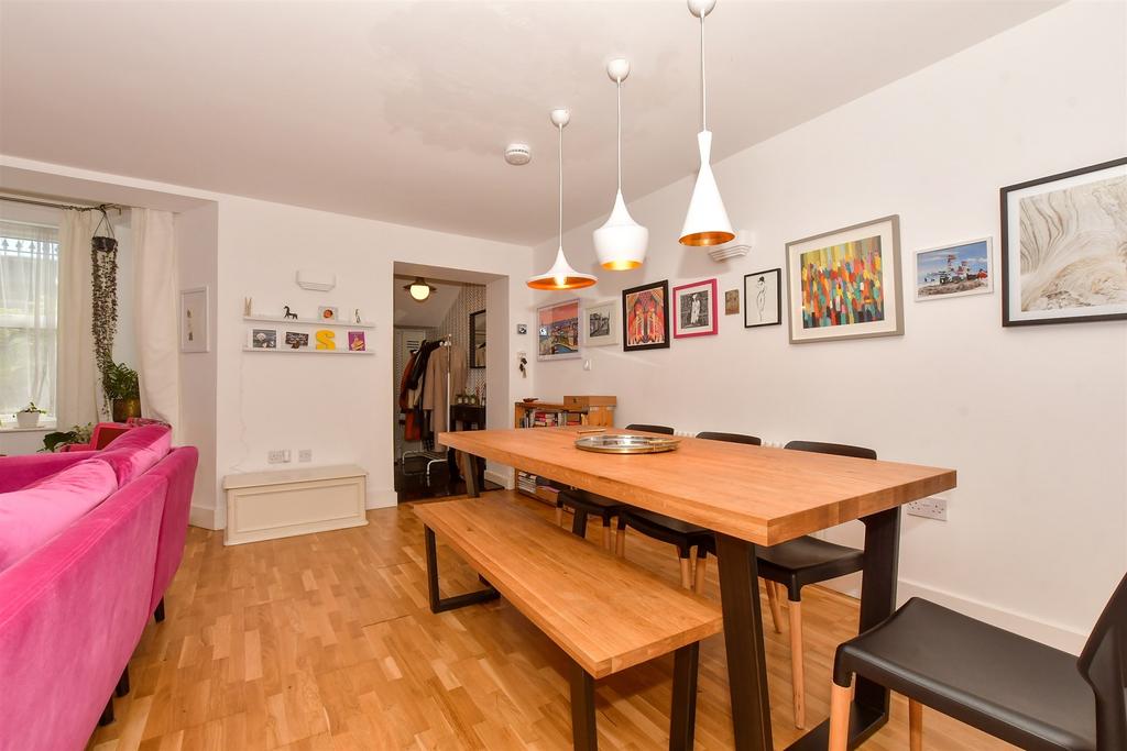 Ethelbert Crescent, Margate, Kent 2 bed flat for sale - £300,000