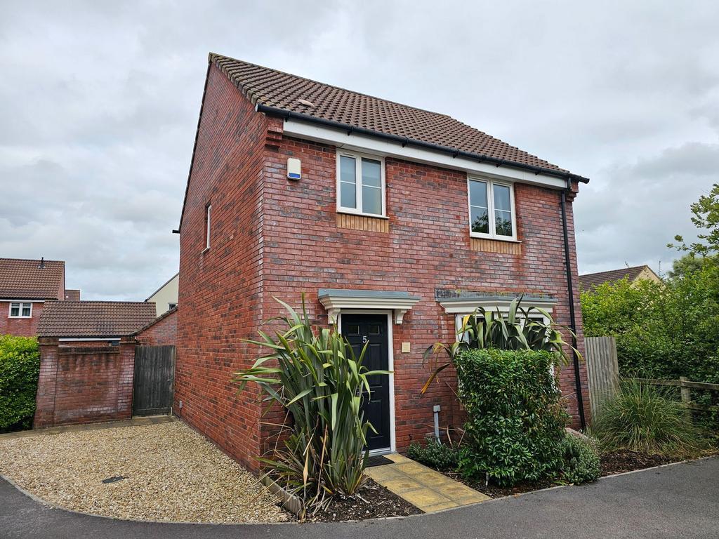 Wilson Gardens, West Wick 3 bed detached house - £1,600 pcm (£369 pw)