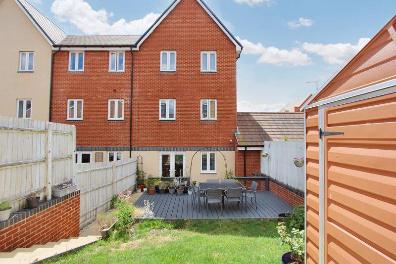 Trinity Way, Basingstoke RG24 3 bed property - £435,000